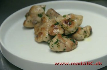 Braiserede brisler med krabberavioli og ingefær-citrongræsbouillon